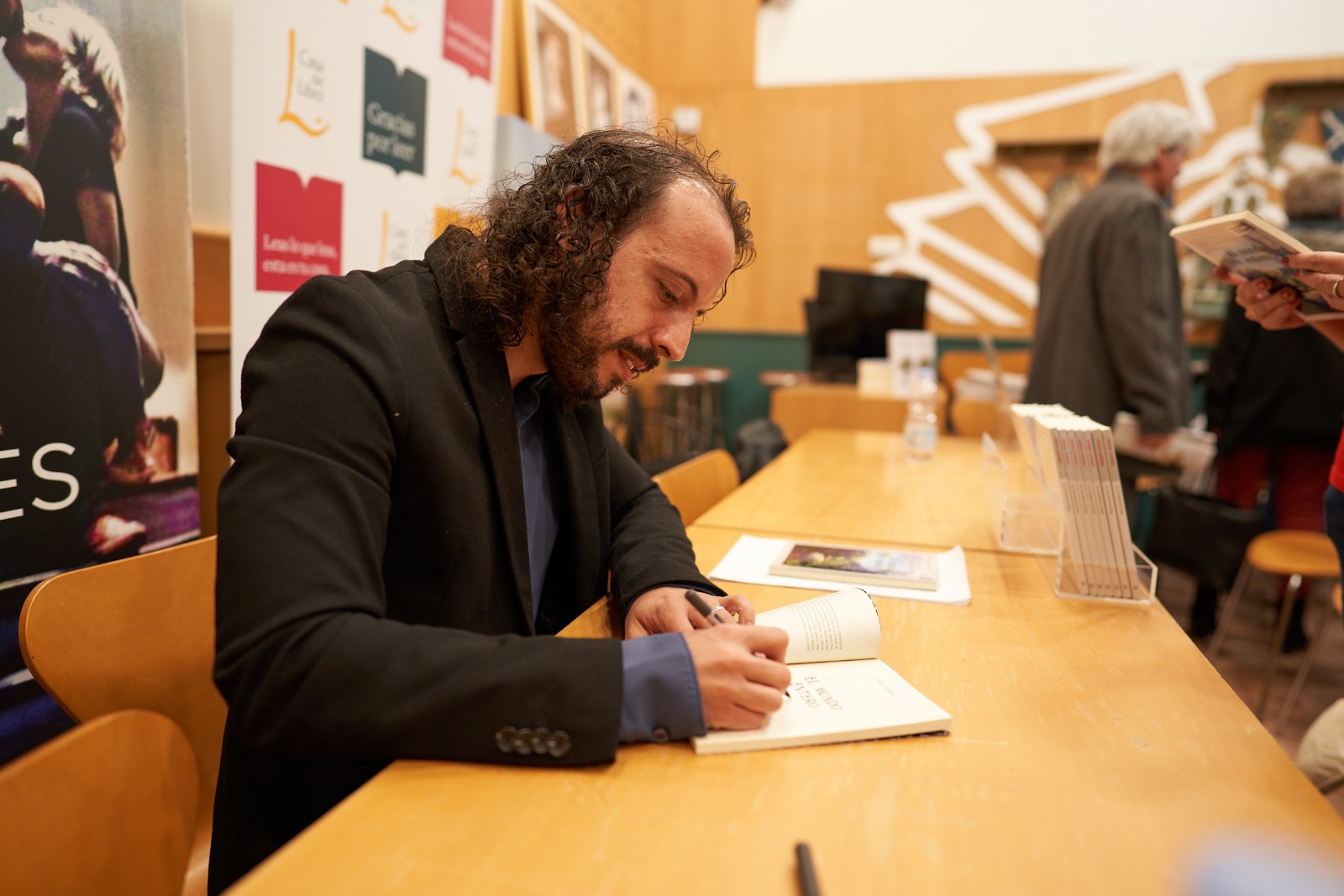 Nuestro compañero Jorge Andreu presentó su nueva novela en la Casa del ...
